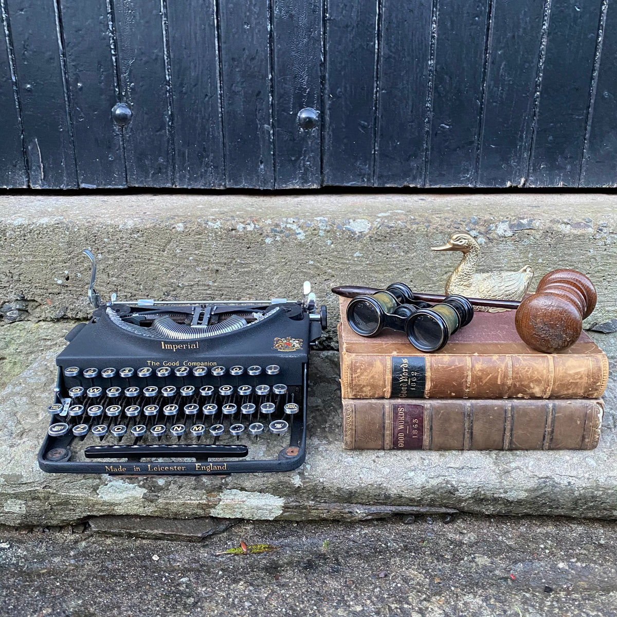NEW - Imperial ‘The Good Companion’ Model T Typewriter | PamPicks